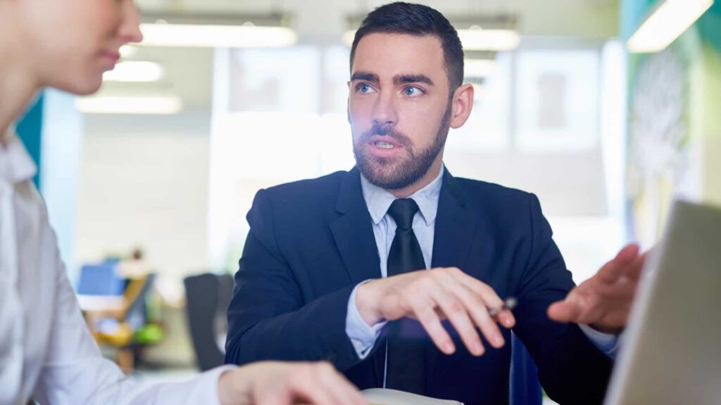 10 Tips on How to Make a Perfect Sales Presentation - FlySlides