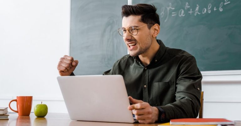 What Are the Key Benefits of Using PowerPoint in Teaching and Learning?