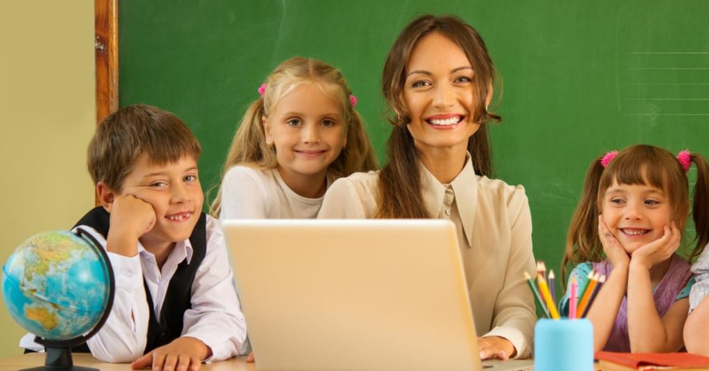 What Are the Key Benefits of Using PowerPoint in Teaching and Learning?